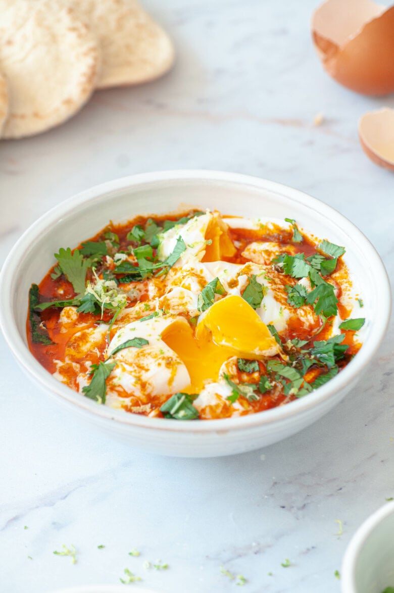 Çilbir : yaourt et oeufs pochés à la Turque - Marie Food Tips