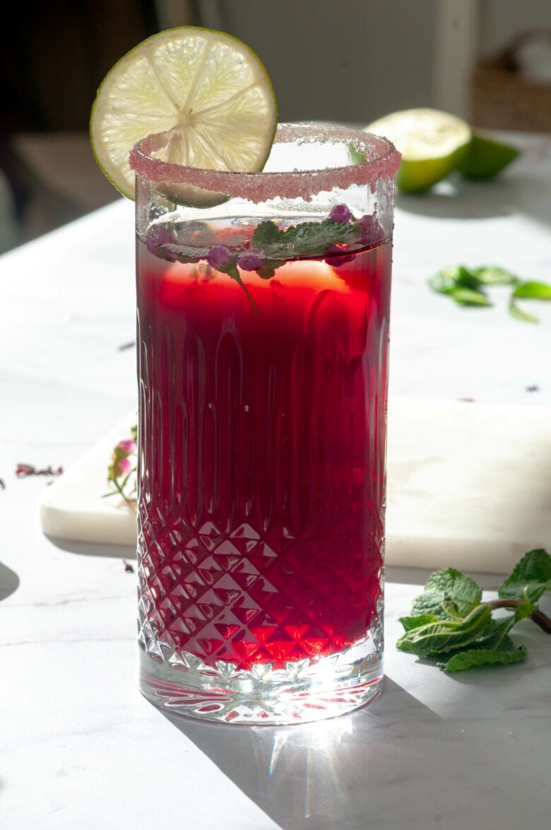 Cocktail à l'hibiscus rouge (bissap) - Marie Food Tips