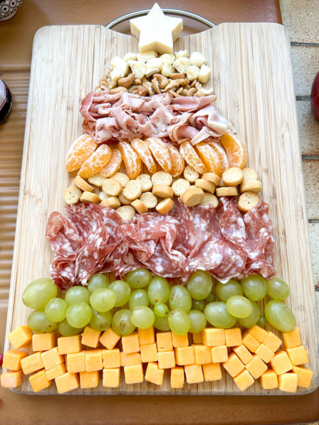Planche de charcuterie et de fromages festive pour Noël - Marie Food Tips
