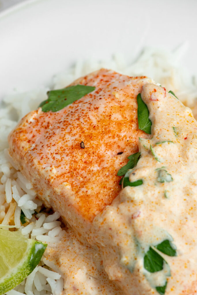 Easy coconut Thai salmon curry (20-minute recipe) - Marie Food Tips