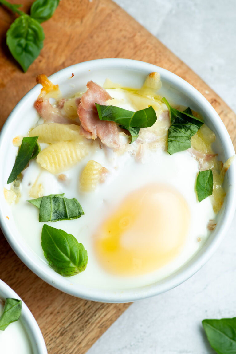 Carbonara-style eggs cocotte (French baked eggs) - Marie Food Tips